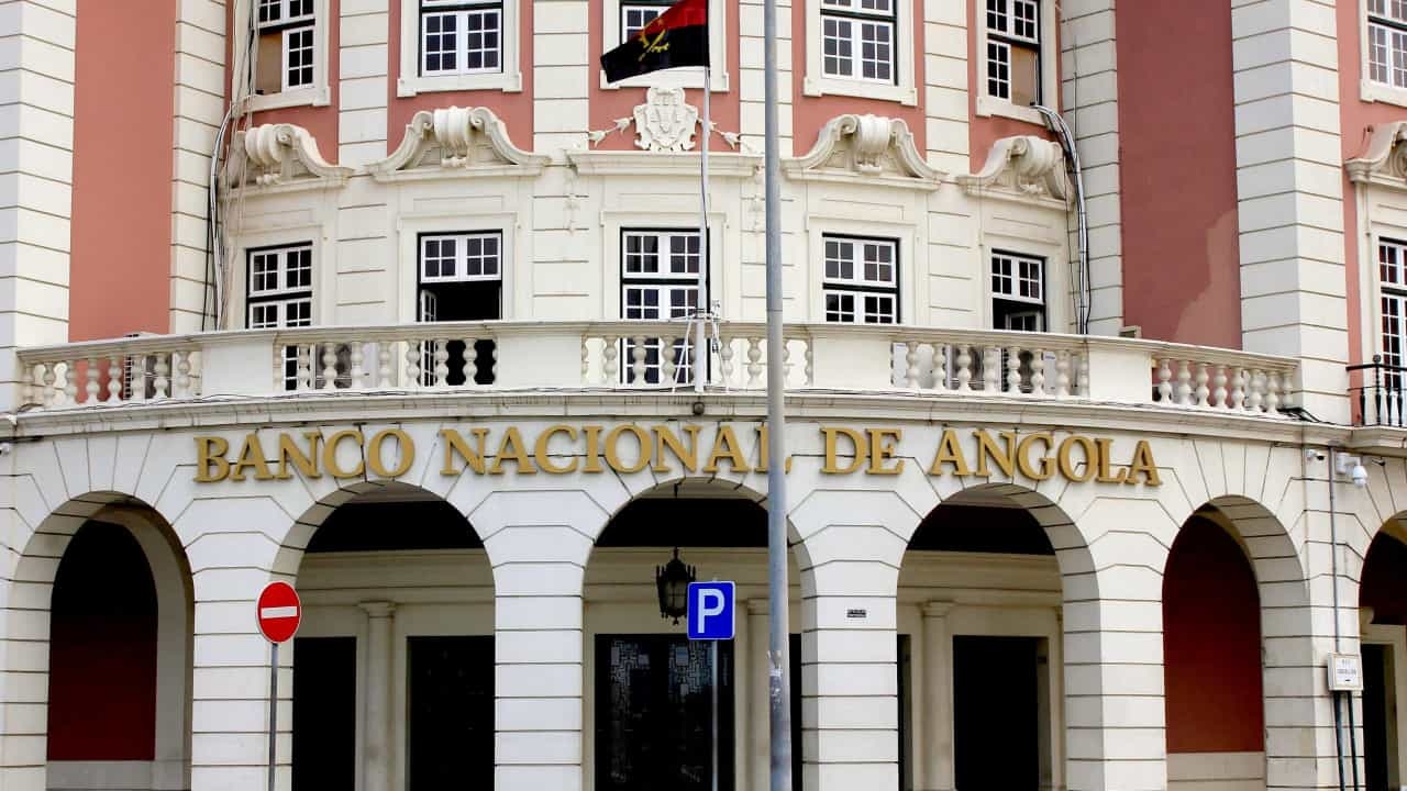bna-garante-taxa-de-c-mbio-est-vel